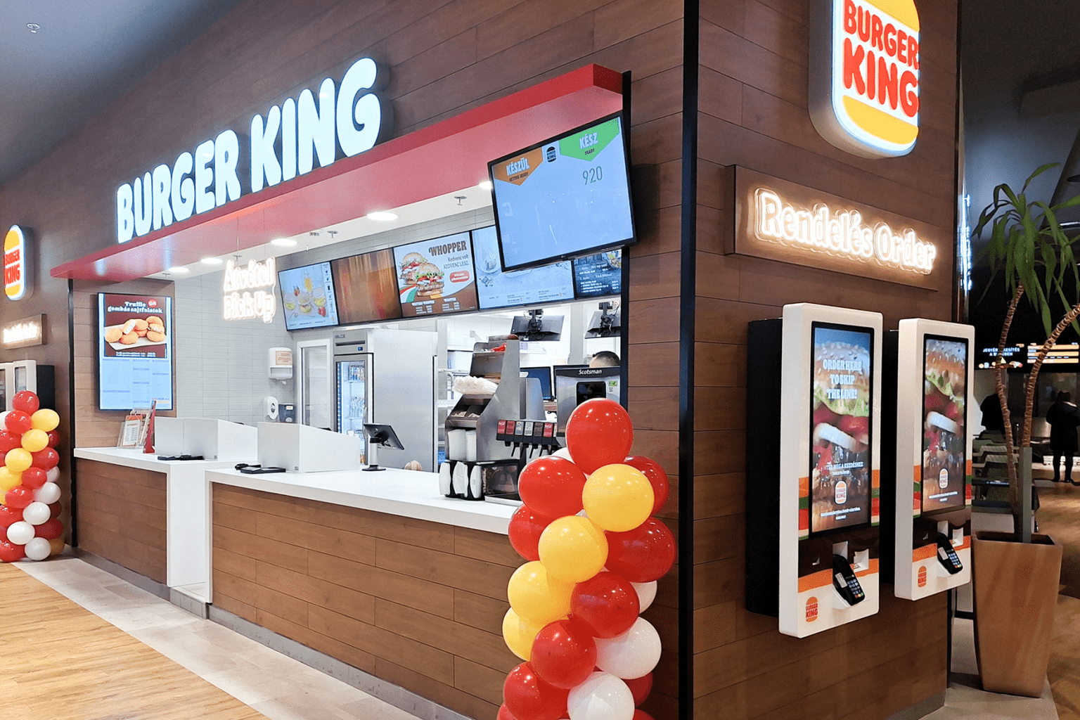 The newest BURGER KING® experience has arrived in the heart of Miskolc ...